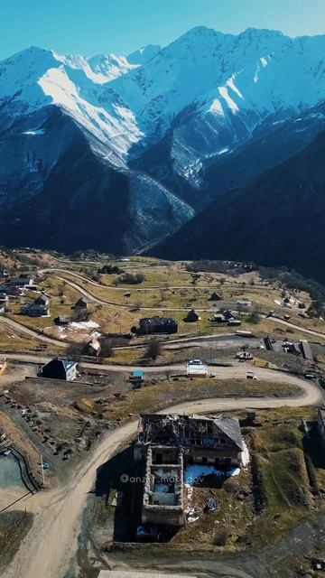 Верхний Згид — это поселение, которое горы словно заботливо сохранили в прошлом