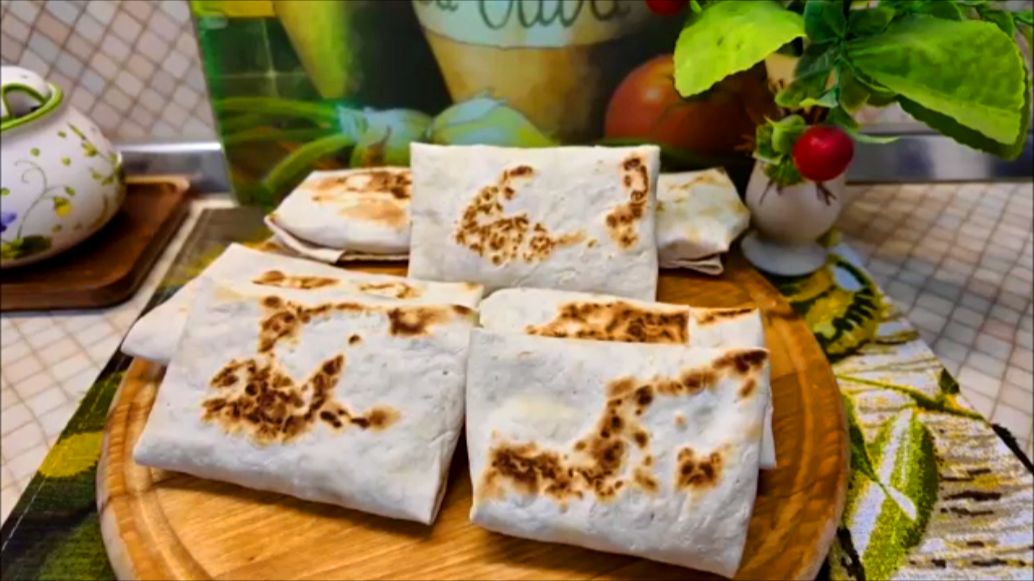 Готовлю завтрак за 10 минут. Лаваш с двумя начинками, вкусно и сытно