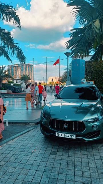 Шок! Что водят богачи в Сайгоне?