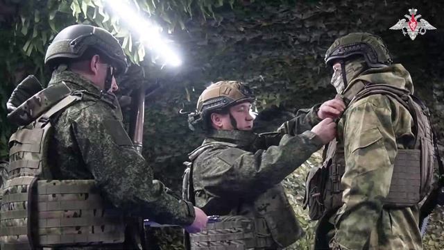 Награждение военнослужащих группировки войск «Центр» и добровольцев отряда «БАРС-22»