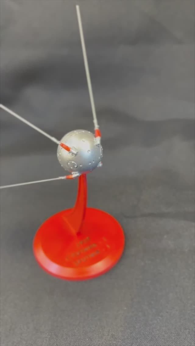 Спутник - 1 1/24 сборочная модель