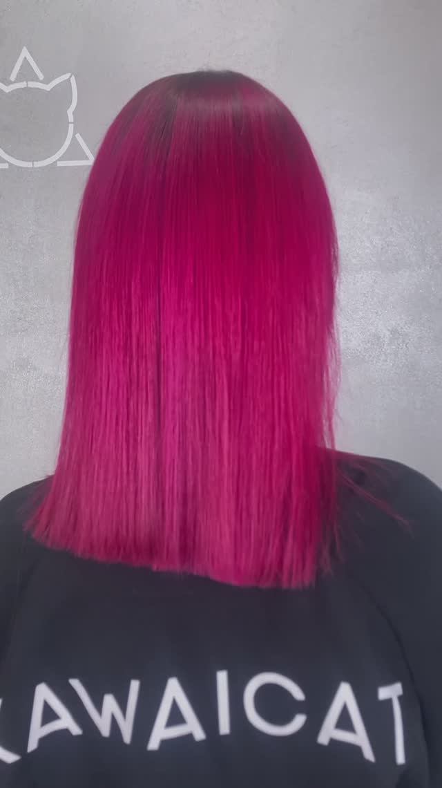 Выполнили восхитительное яркое окрашивание на красителе Антоцианин! Такой невероятный цвет получился