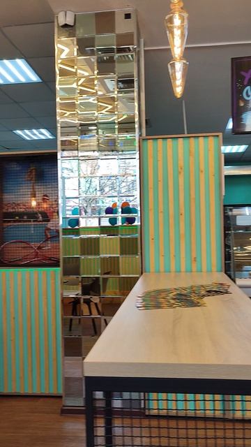 Всё в огнях - кафе на АВ Крытый рынок в Донецке