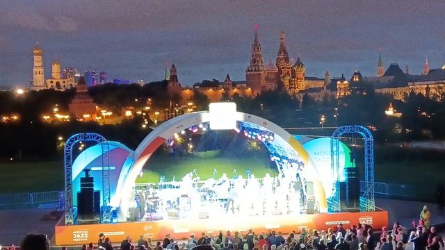 Музыка откроет перечень услуг от специалистов, см описание, нужно пишите, 2