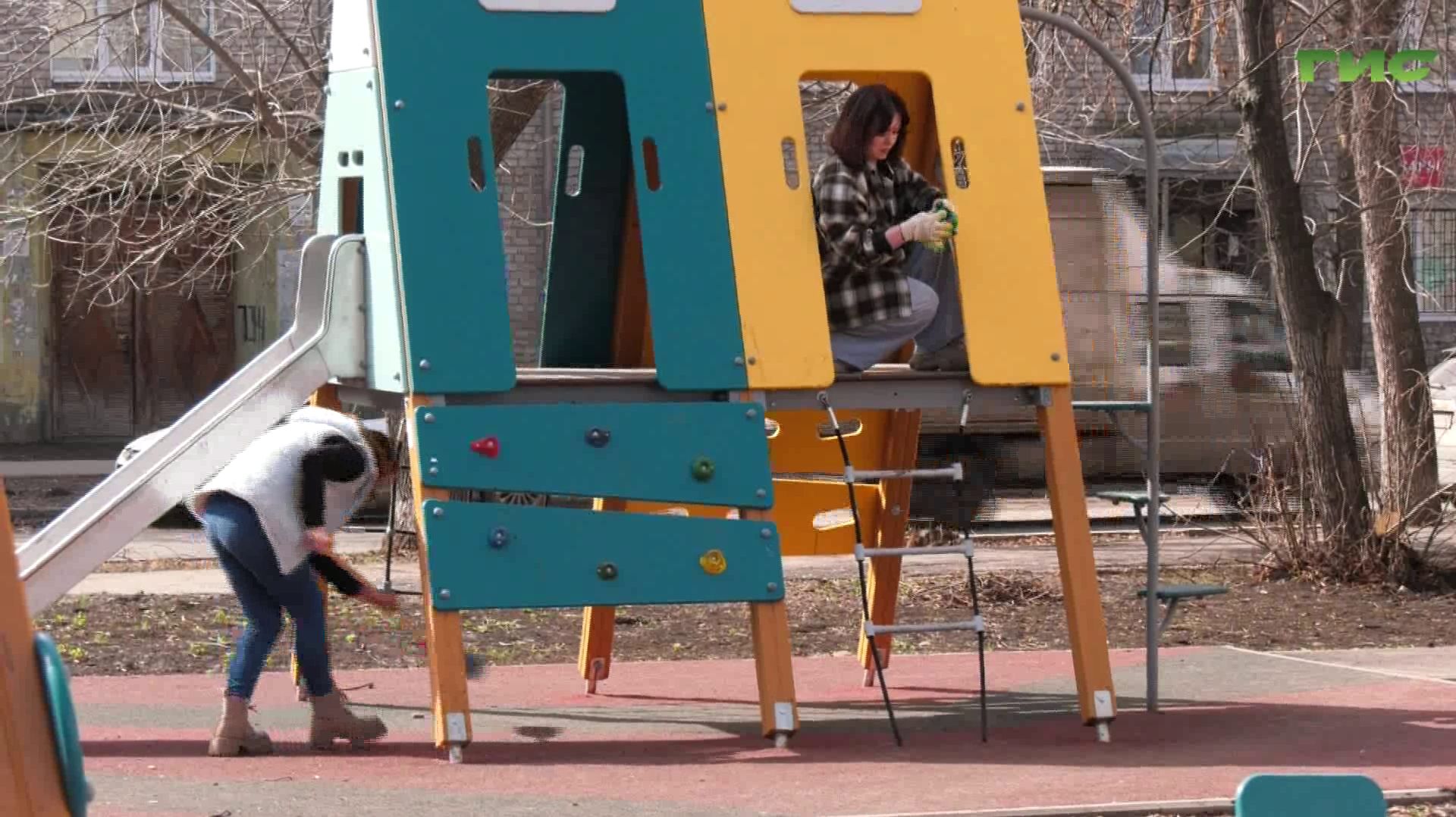 Субботник с участием ТОС "Металлург‑3" прошёл во дворе на Гвардейской, 19 в Самаре