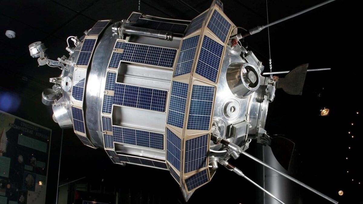 АМС(автоматич.межпланетн.станции) - КА(косм. апар.) "ЛУНА-4,5,6,7,8" куда делись?? (Л.В.КОНОВАЛОВ).