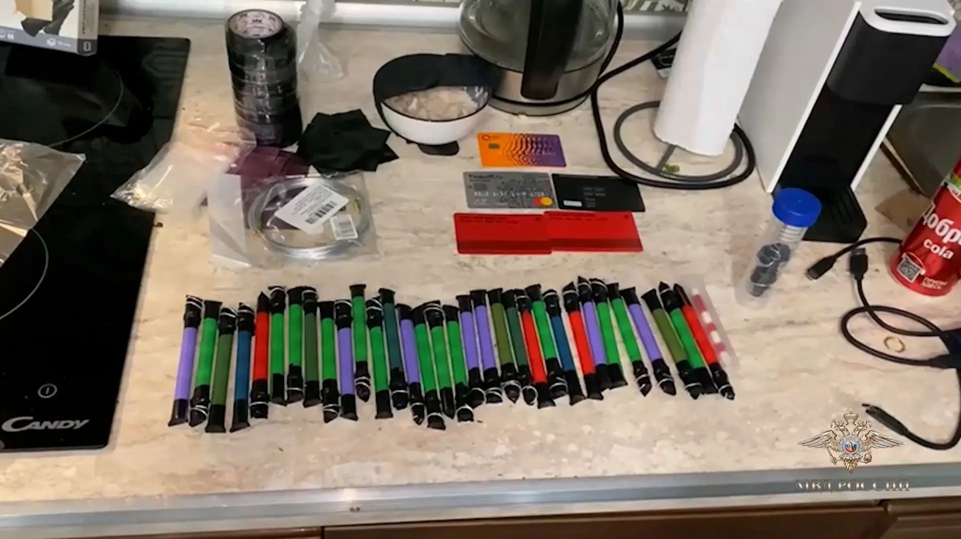 В Брянской области полицейские задержали участников криминальной группировки наркодилеров