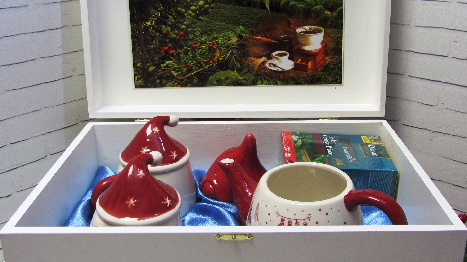 Подарочная шкатулка Деревня зимой  чай Dilmah муз Shri Lanra