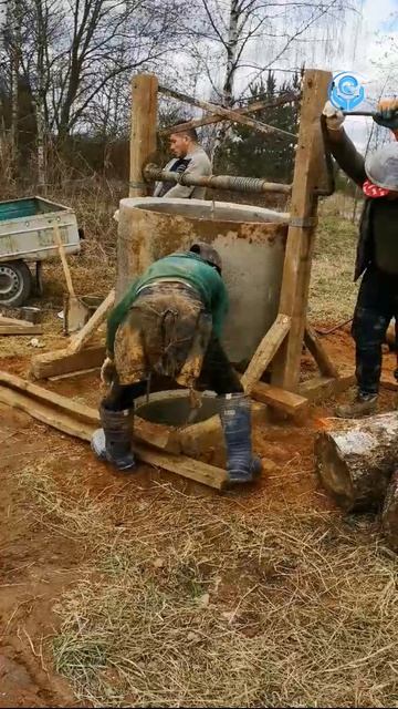 Спортсмены по колодцам, лайк первопроходцам