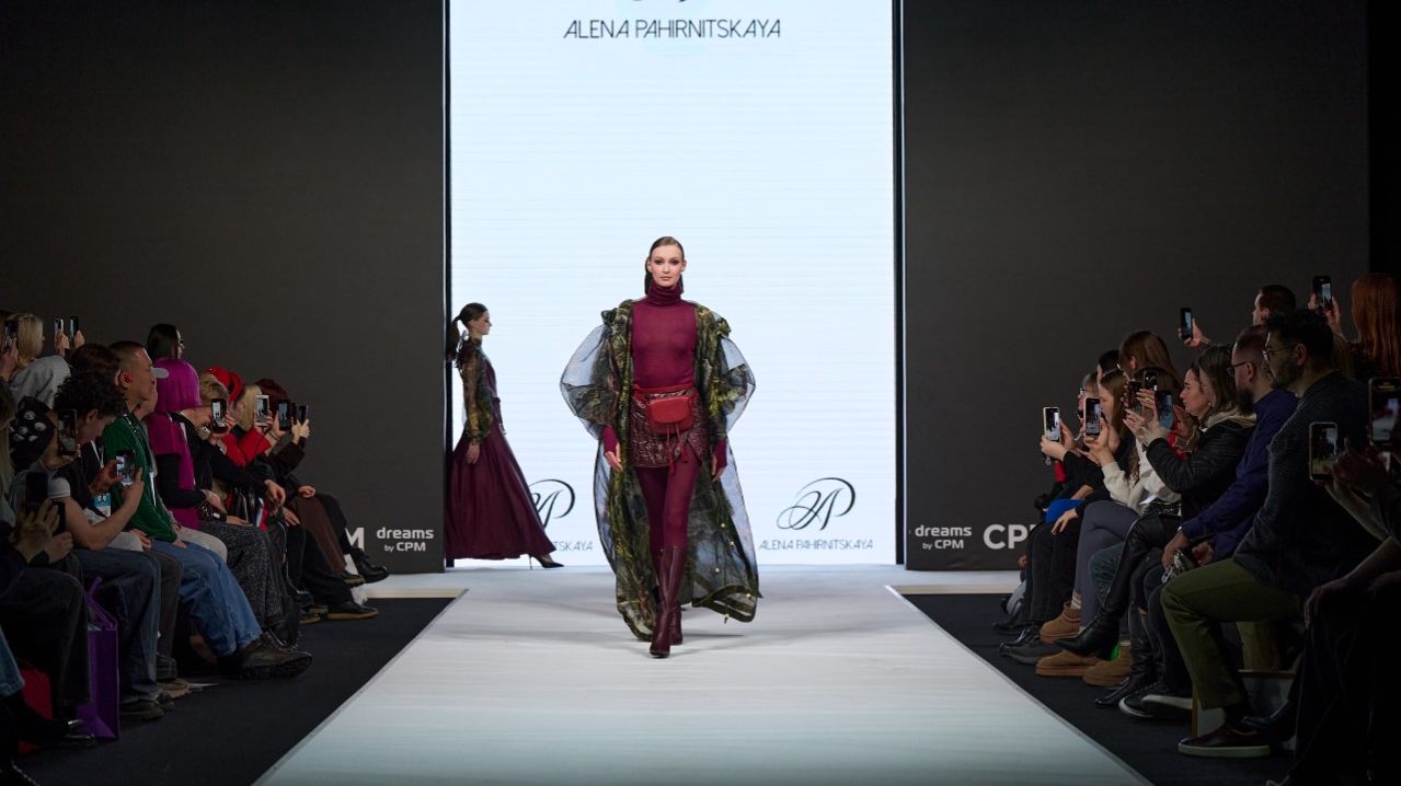 СБОРНЫЙ МОДНЫЙ ПОКАЗ | DESIGNERPOOL | Выставка дизайна и моды СРМ — Collection Première Moscow