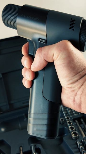 BLACKZERO шуруповерт нового поколения с надобором инструментов
