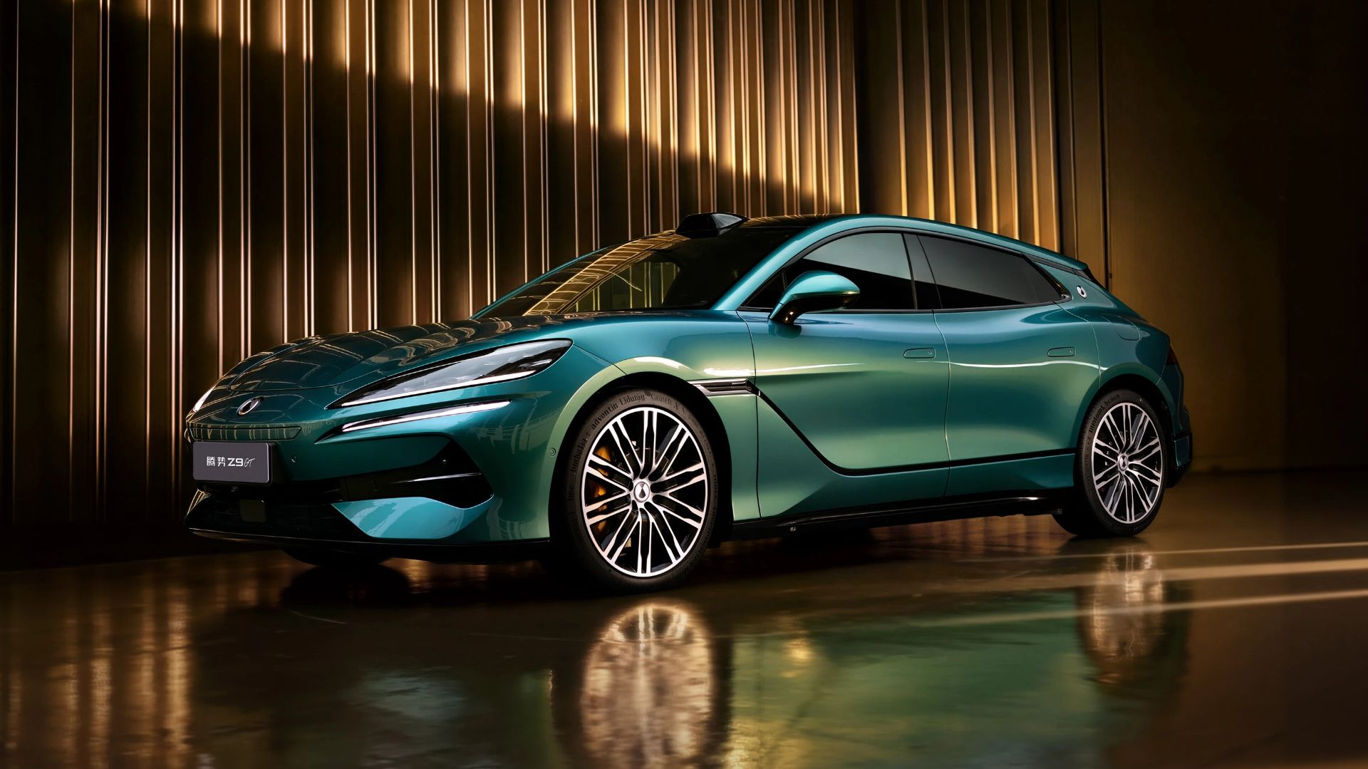 Denza Z9 GT — спортивный универсал с запасом хода до 1301 км и разгоном до сотни за 2.7 секунды 🚗