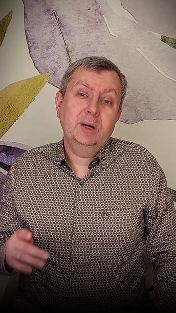 От кого подросток прячется в телефоне