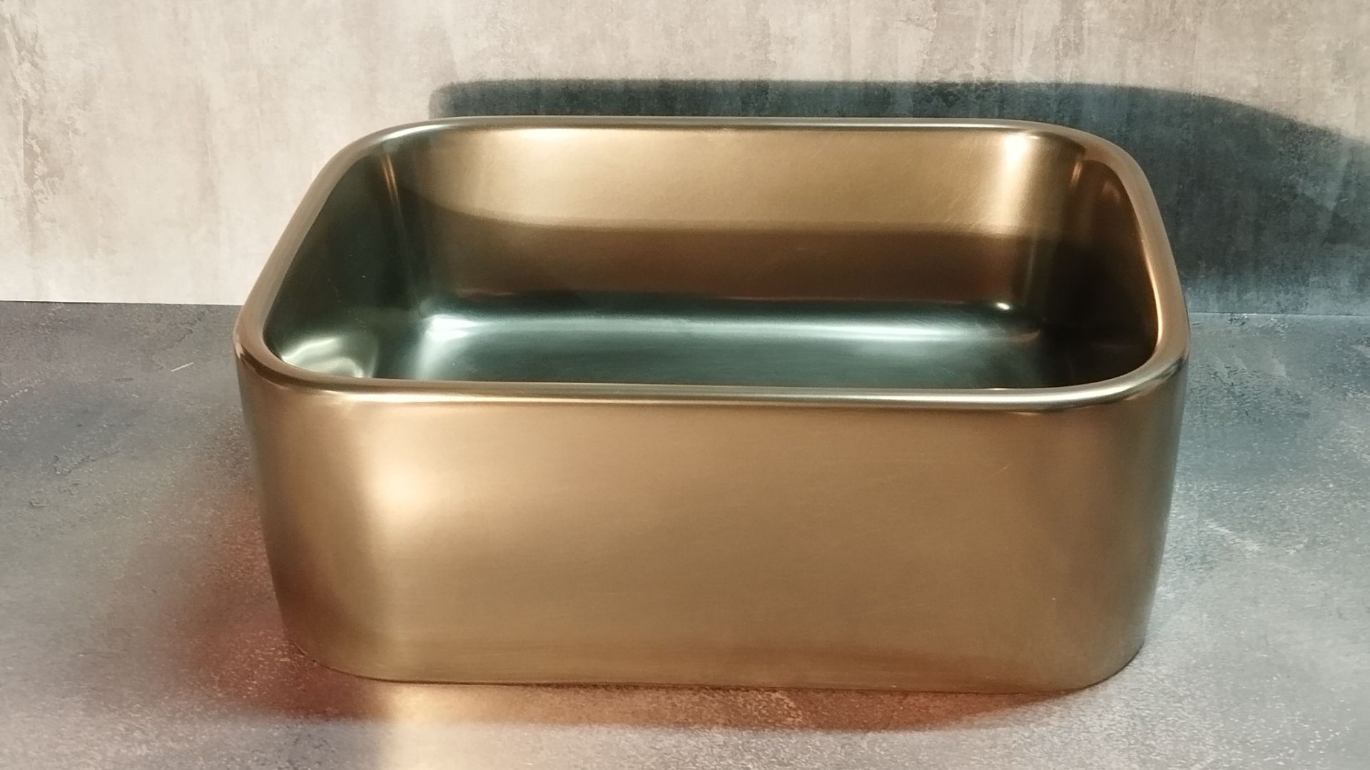 Нам только покрасить под металл. Сколько?! А чё так дорого?