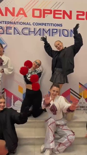 Сборная СПбГУПТД по чирлидингу и чир спорту Needles Cheerleading Team на турнире Astana open