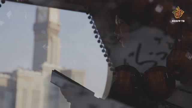 Сәдака зәкяттән нәрсә белән аерыла?