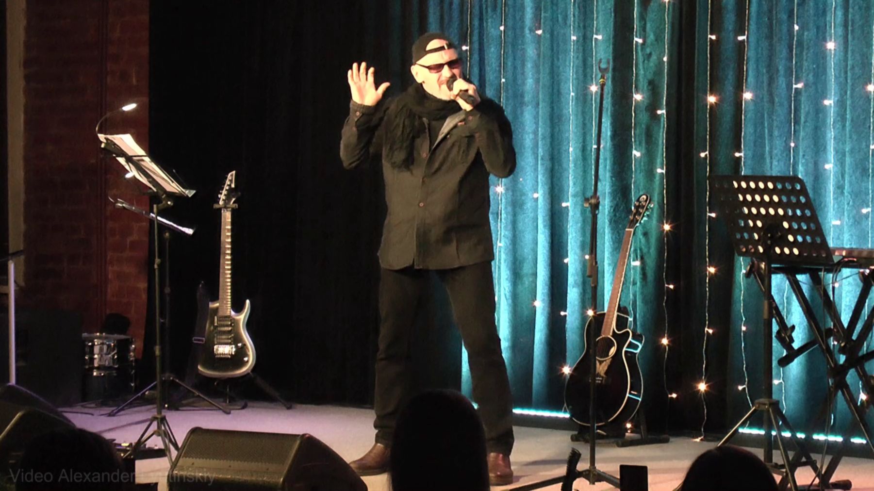 Геша Меньшиков - Офицерская-лирическая (ПосVящение женам и подругам)