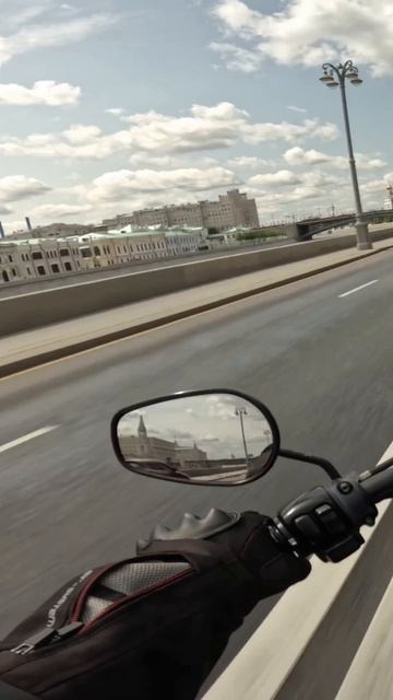 Встретил красную ракету на набережной #harleydavidson  #harleydavidsonbike #harleydavidsonsportster