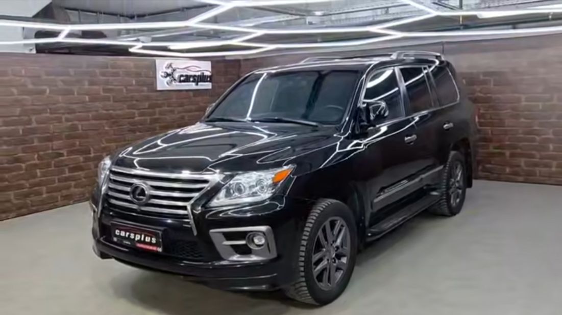 Lexus LX570 2015 года выпуска