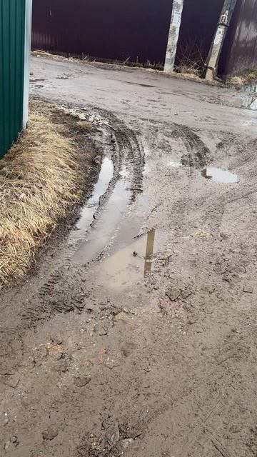 Заранее никто не подумал про дренаж - теперь участок тонет #стройка #дача #весна #вода #наводнение