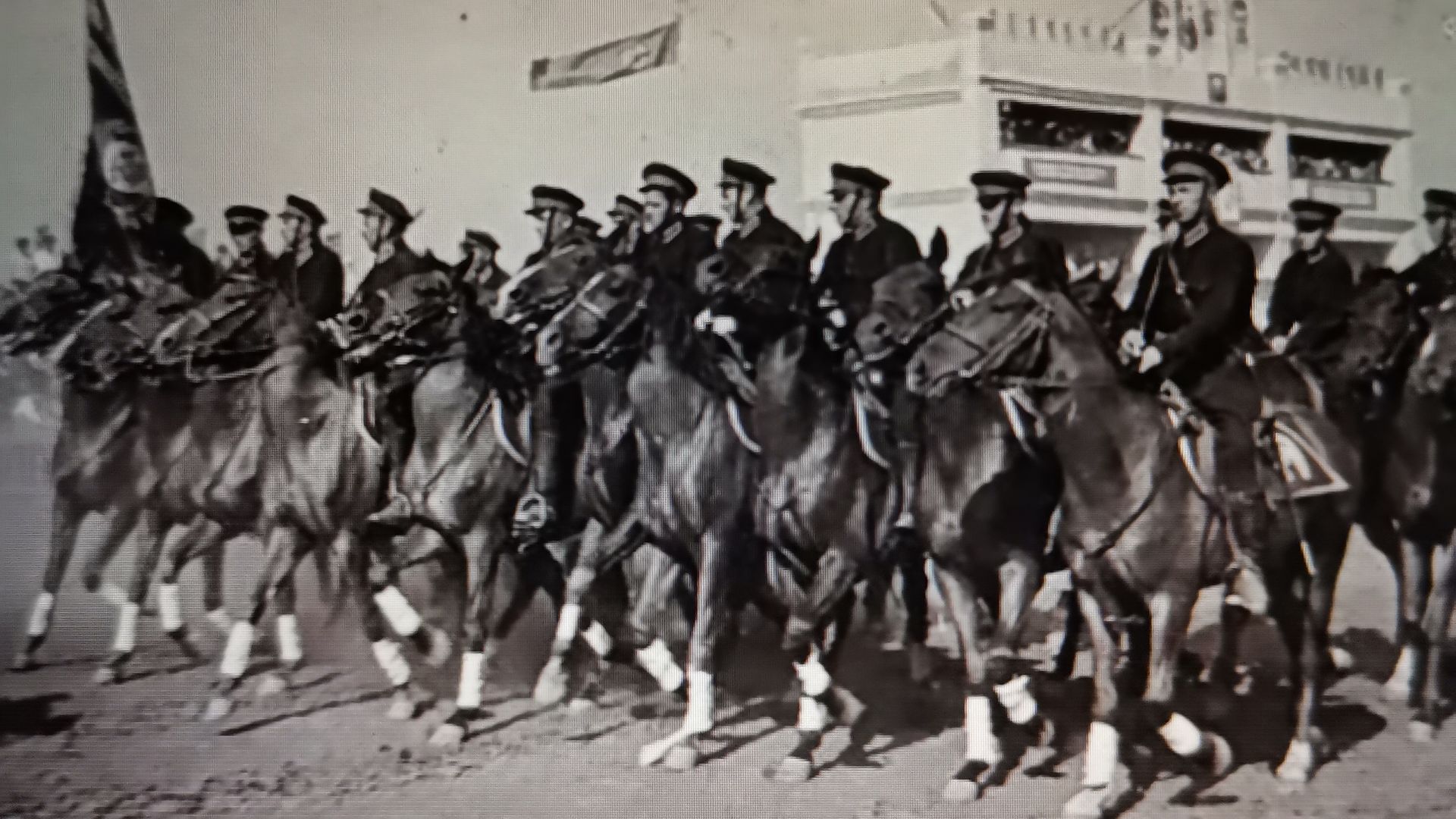 Как у дуба старого (Конница Будённого)