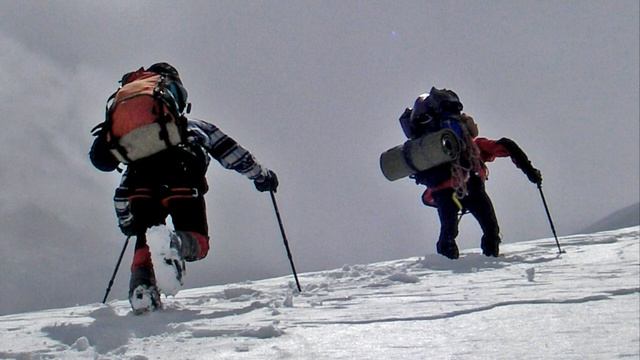 со старых дисков обелиск