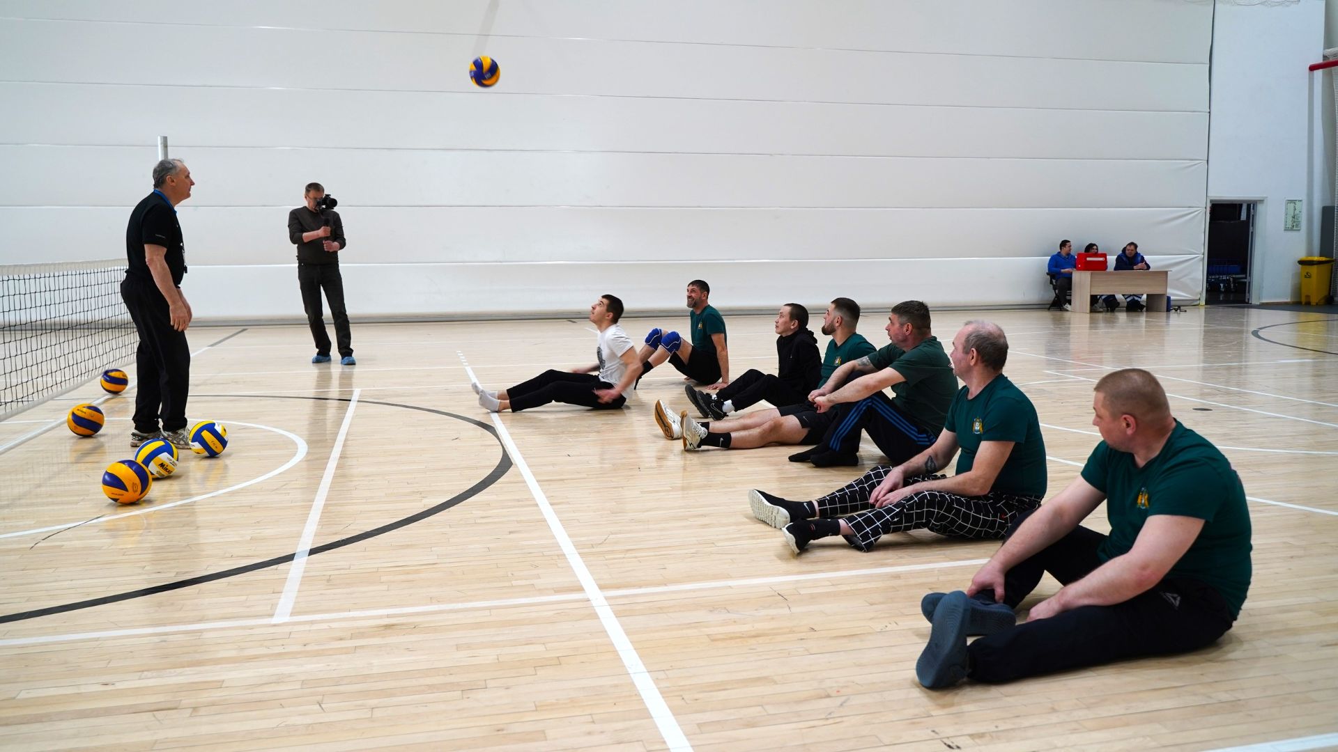 Ветераны СВО в Югре осваивают волейбол сидя