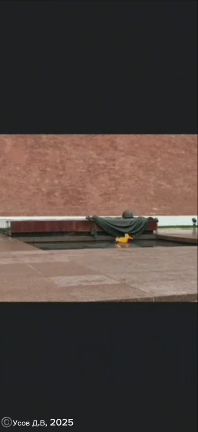 3. Alexander Garden, Tomb of the Unknown Soldier and The Alley of Hero Cities