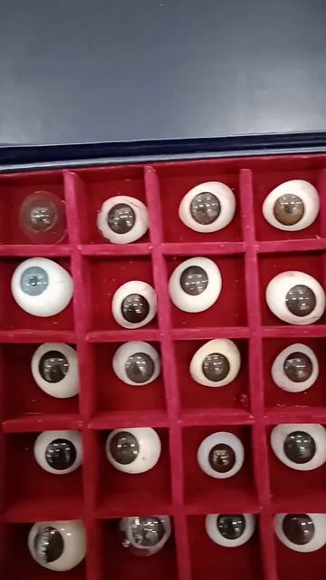 Протез искусственного глаза