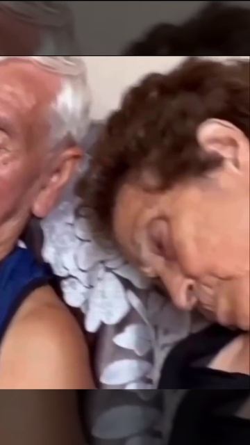 Похоже, идет какая-то очень интересная передача