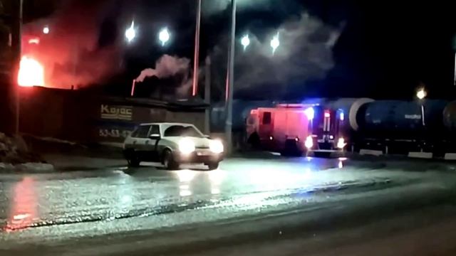 Загорелись гаражи на Красноярском тракте