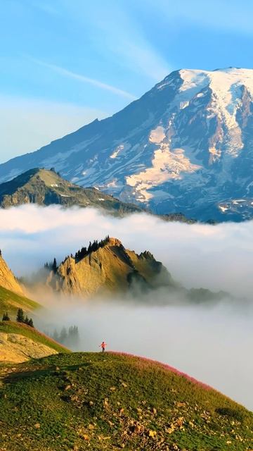 Величественная гора Рейнир, четвертая по высоте вершина в США.