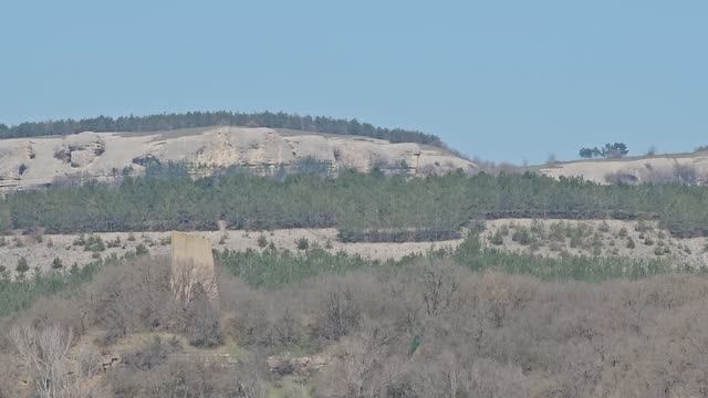 Скалы Сап-Сары-Кермен, вид с партизанского водохранилища (Крым) - 1