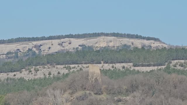 Скалы Сап-Сары-Кермен, вид с партизанского водохранилища (Крым) - 2