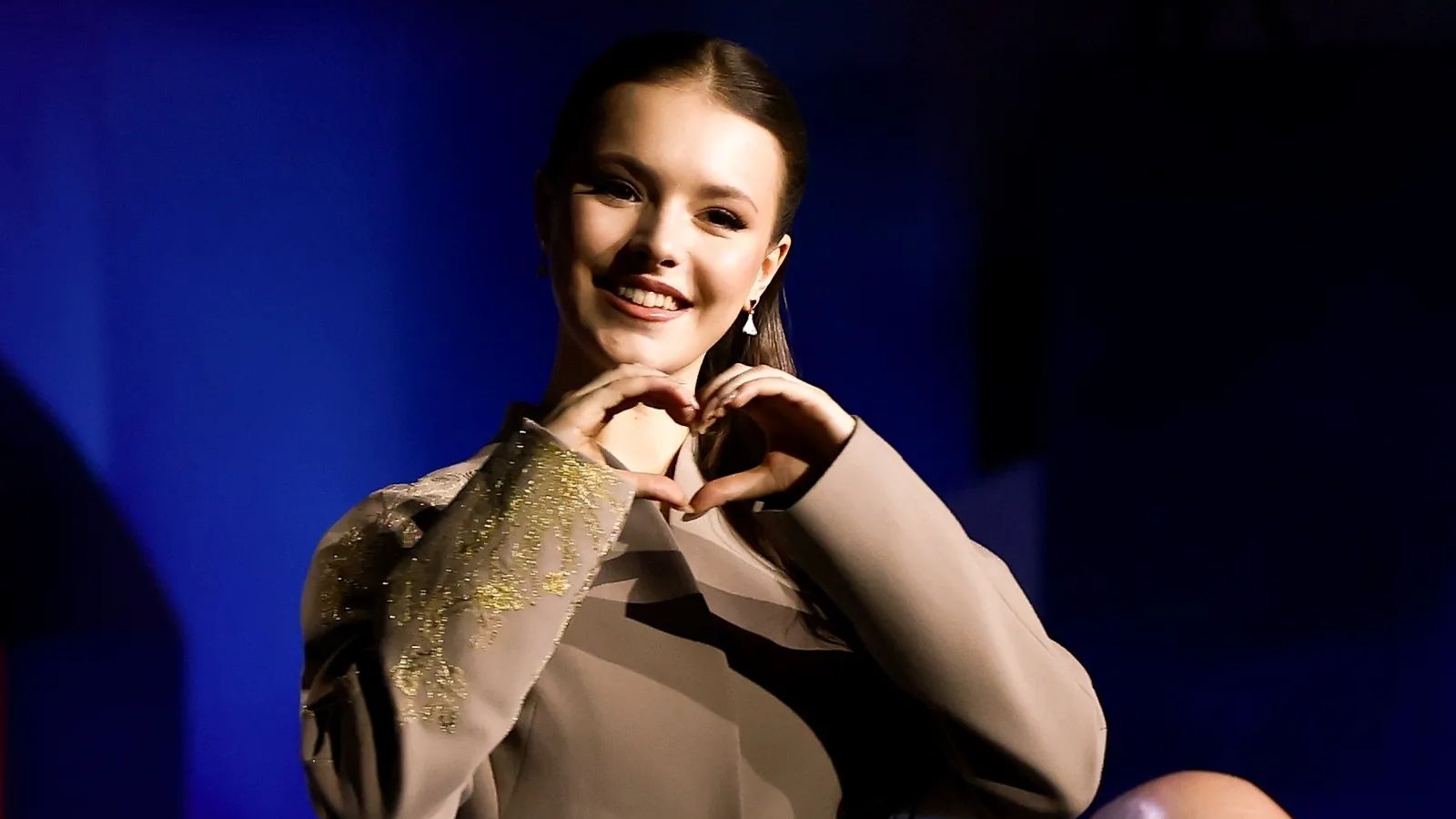 Анна Щербакова и телевидение. Кэмерон Ли и Владимир Путин. Русские вратари.