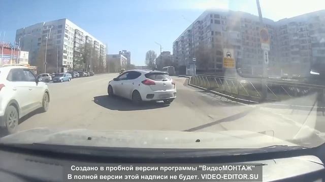 Добрый день. Аккуратнее при выезде со дворов, пожалуйста.