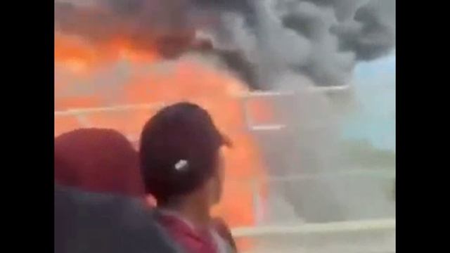 На танкере у моста через Панамский канал произошел  взрыв