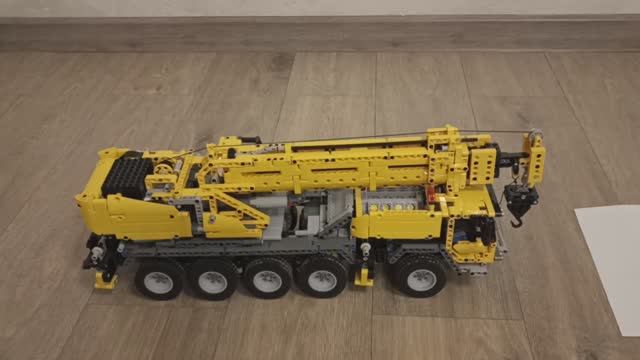Аналог Lego. Автокран Mould King 17047