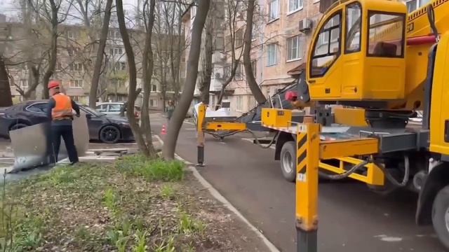 В ДНР продолжается плановый ремонт кровель