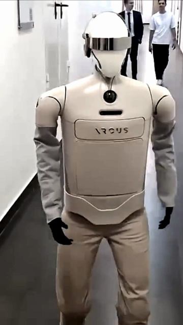 В России создан робот курьер