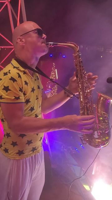 Электронная музыка и саксофонист Михаил Морозов Dj Troy & Syntheticsax - Electro Saxophone