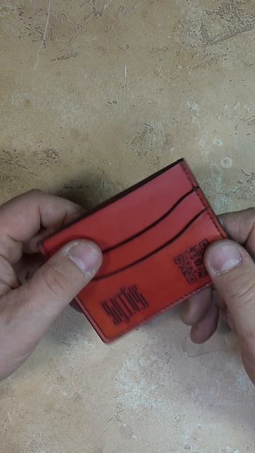 Работа с кожей Простой кардхолдер #shorts #работаскожей #кардхолдер #остраяжизнь #рукинедляскуки