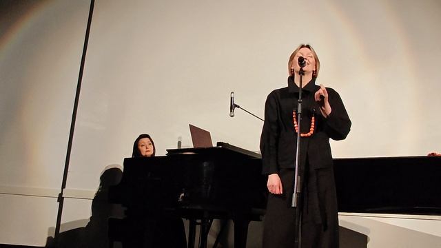 Анна Сеничева - "Свет мой" музыка и исполнение Ирина Бархатова