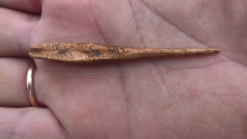 Костяное шило из раскопа по улице Украинской, 101