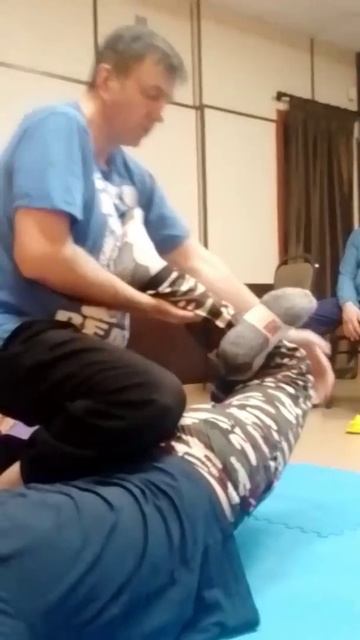 Отведение бедра назад