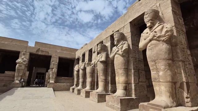 Исполины храмового комплекса в Карнаке, Луксор, Египет 6.04. Мир Универсологии