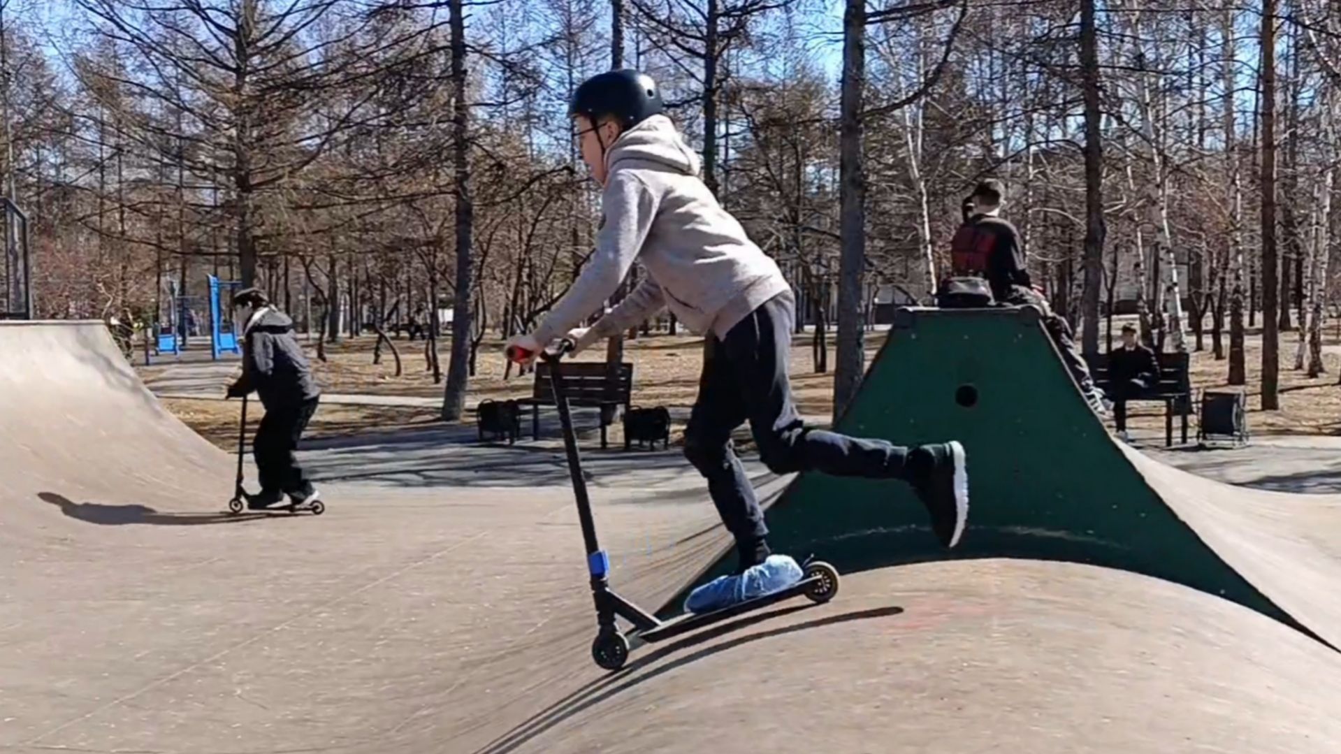 скейт-площадка 🎧