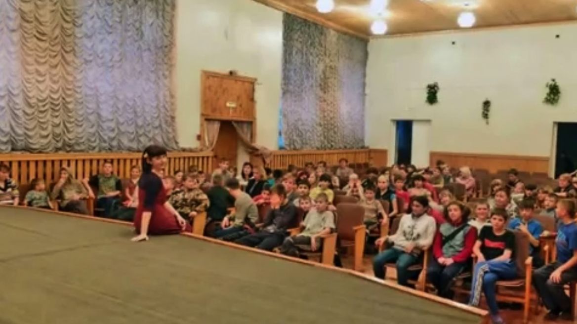 Концерт "Звуки радости" в детском доме