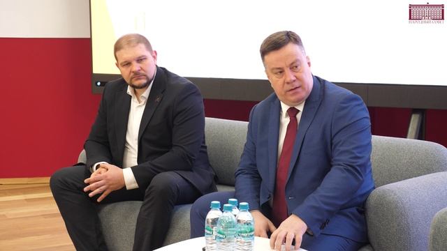 Диалог на равных: Константин Кузьмин и депутаты парламента пообщались с молодежью