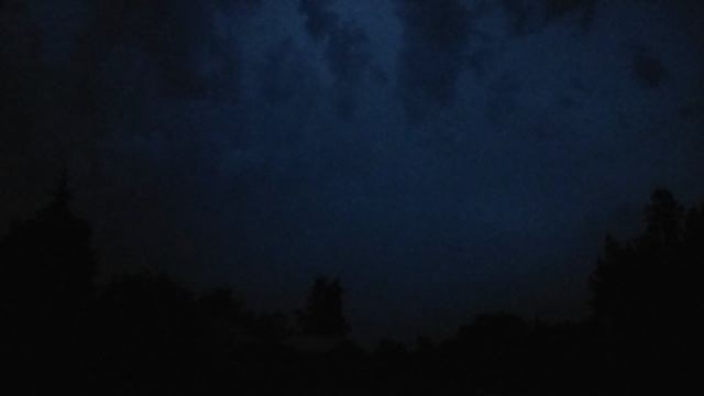 У природы нет плохой погоды. Необычное небо во время грозы, всполохи молнии, релакс.